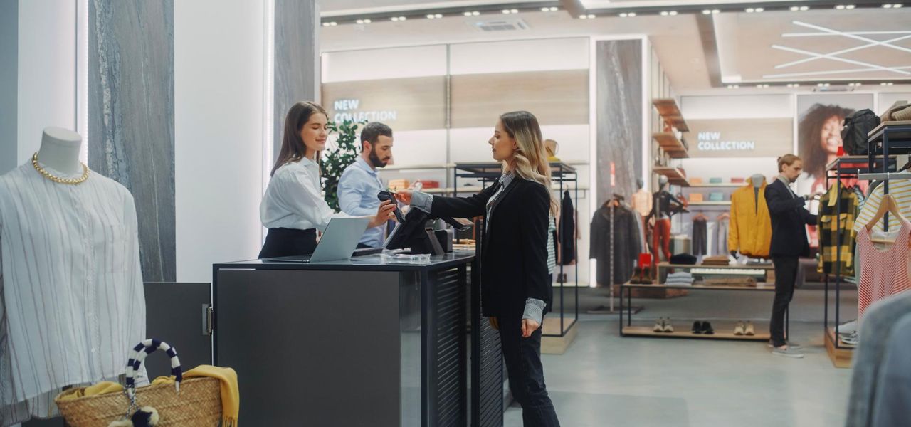 Salesforce for Retail: Features and Success Stories